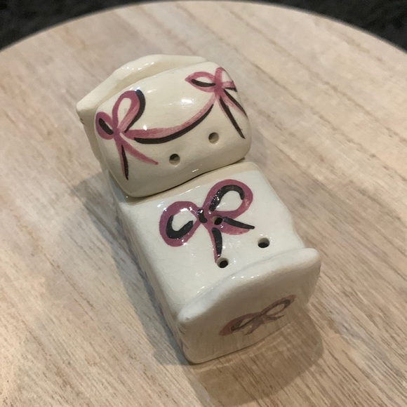 Kitchen | Rare Vintage Salt Pepper Shaker Bed W Pillow | Poshmark